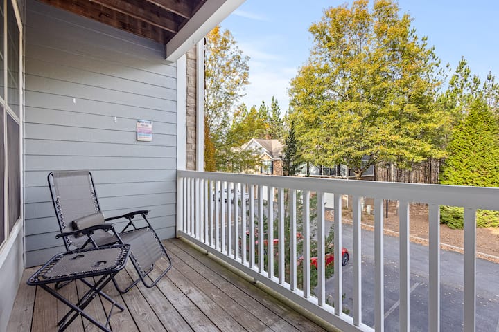 The Peach Terrace Retreat - Suwanee, GA