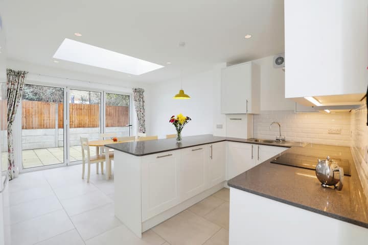 Lovely 3 Bed Property Fulham - London