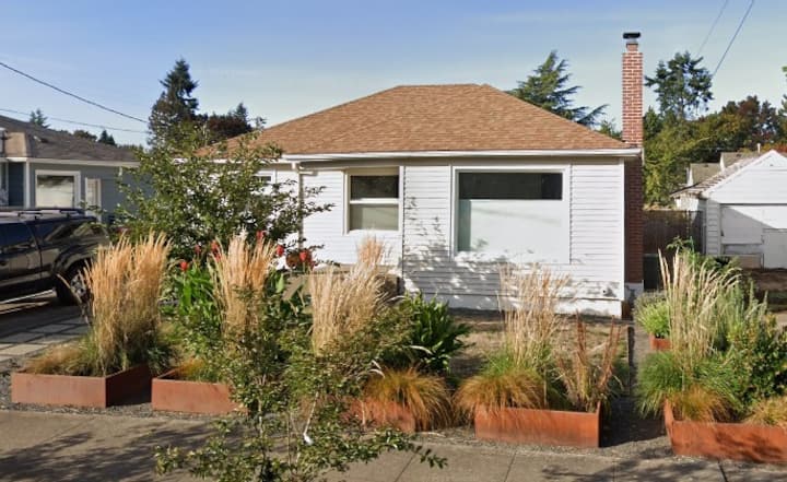 Bright Newly Renovated Basement Apartment - Portland, OR