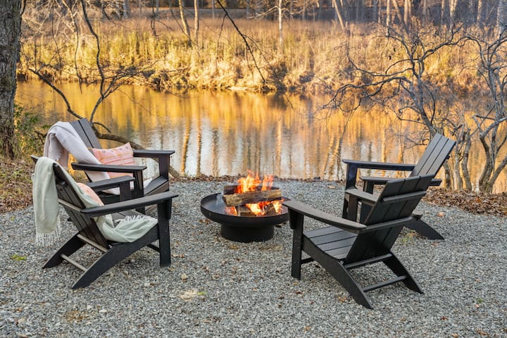 Airstream Riverfront Hot Tub Firepit Dreamer - Blue Ridge Mountains