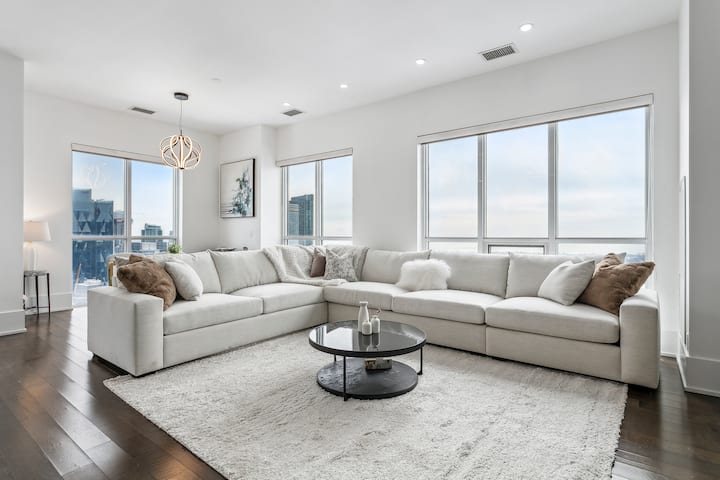 Central Cn Tower|3bed3bath | Parking | Gym | Pool - Toronto