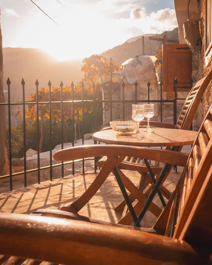 Nephèle - The Goddess Of Hospitality - Creta