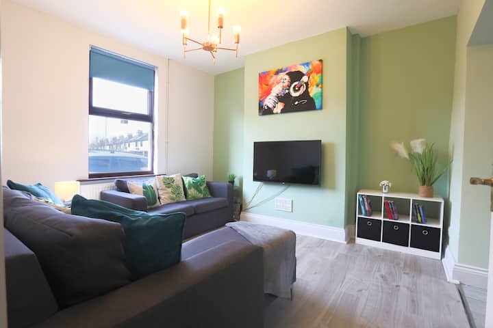 Cheltenham: 2 Bed Homework Or Leisuresleeps 6 - Cheltenham