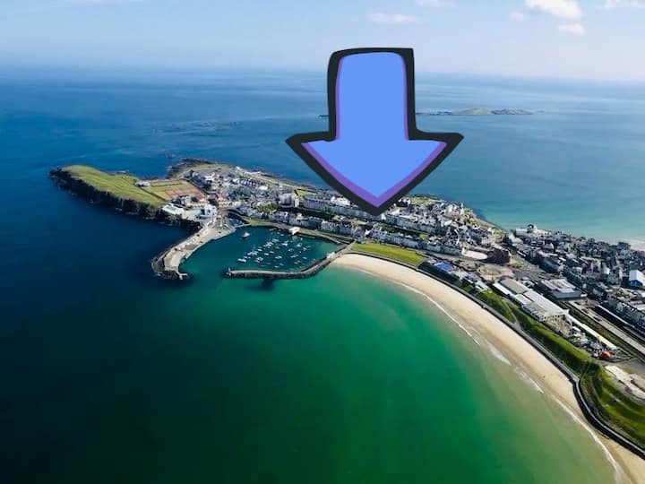 Mark Street Lane With Front Door Parking - Portrush