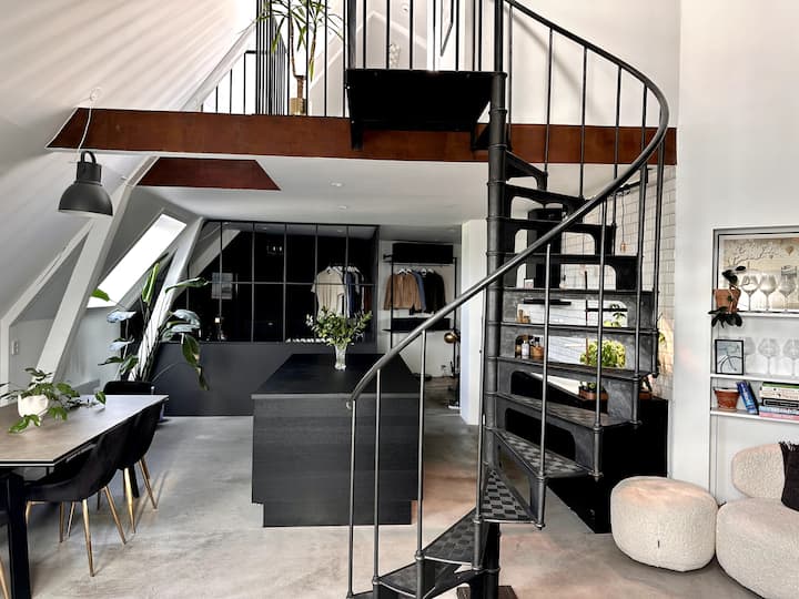 Unik Toetasjers Loftsleilighet I Sentrum Av Oslo - Oslo