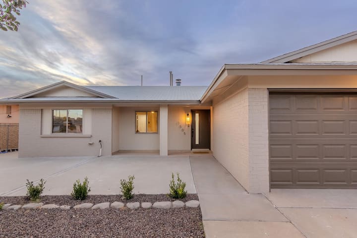 Family Home W/outdoor Playground - El Paso, TX