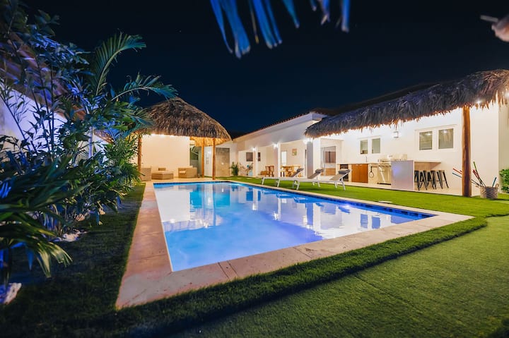 *New* 4 Bedroom Lux Villa In Top Location - Aruba