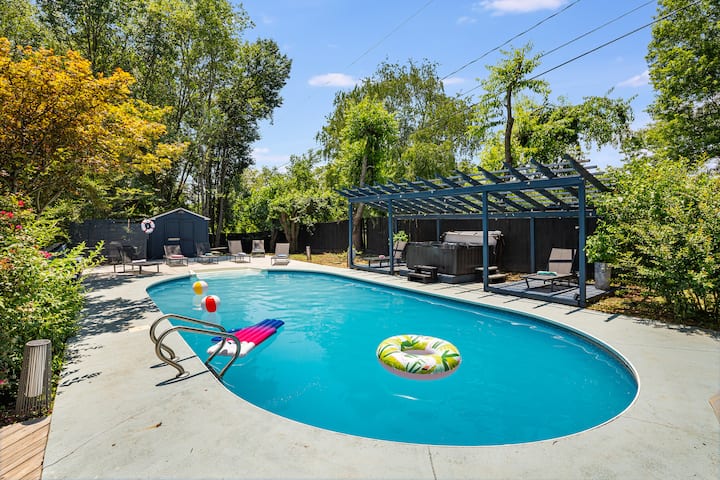 6br Pool & Hottub • Game Rm • Fenced Yard 4 Pets - Hendersonville, NC