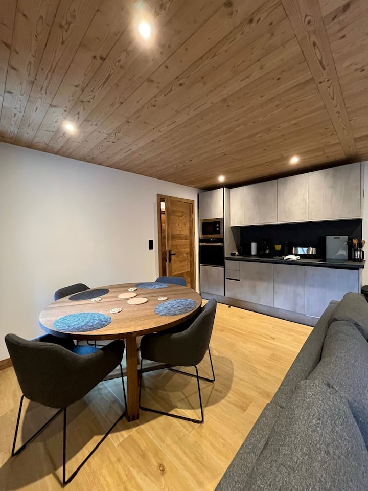 La Fruitière - Sleeps 4 -In The Alpes (Apt 3) - La Roche-sur-Foron