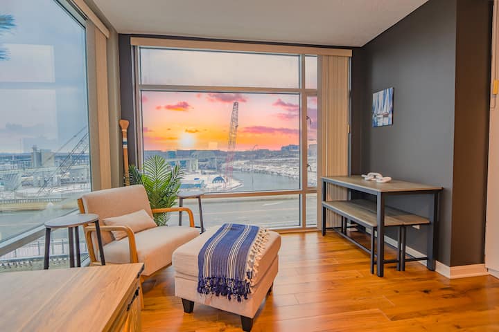 Boathouse Suite|river/park|free Parking| 24/7 Gym - Cleveland, OH