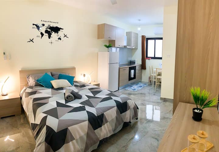 3a, King Size Bed, 1min To Sea,wifi, Self Check-in - Malta