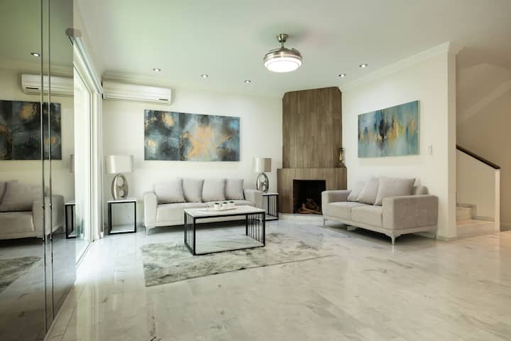 Spacious 4br – Cozy, Private & Secure Stay - Monterrey
