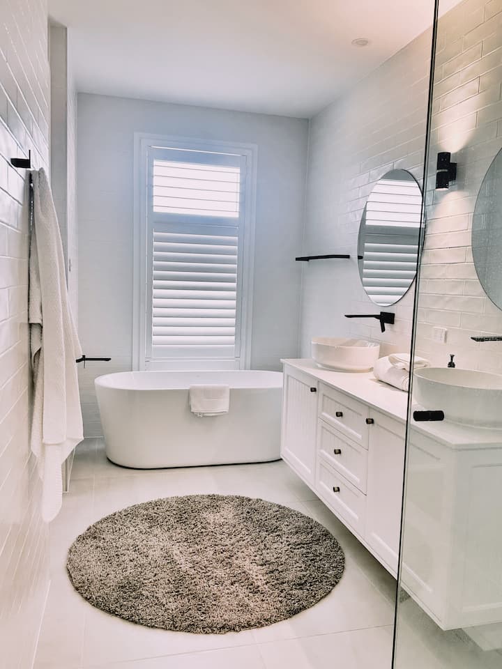 Luxury Team House - Ideal For Short/long Stays - Muswellbrook