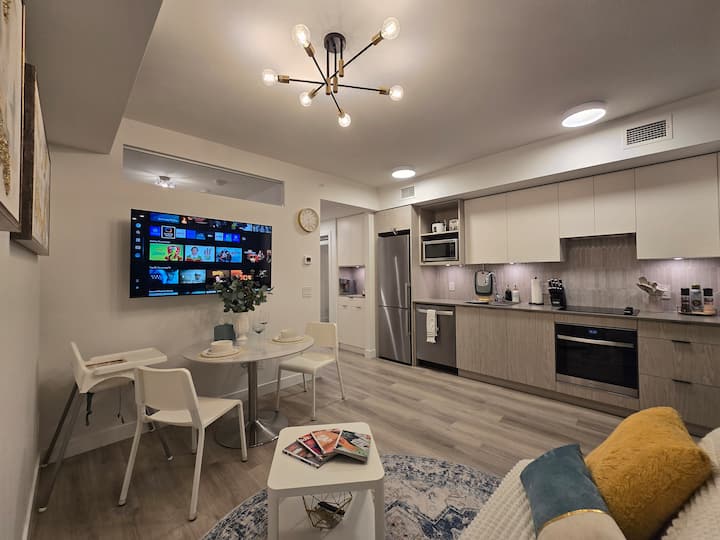 Modern Dt Oasis | Cozy Retreat - Kelowna