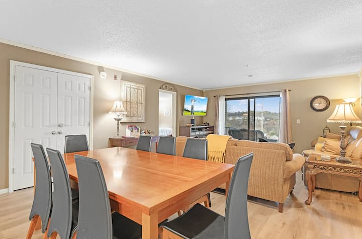 Cozy Condo 1 Min From Branson Strip W Pools & Gym - Branson, MO