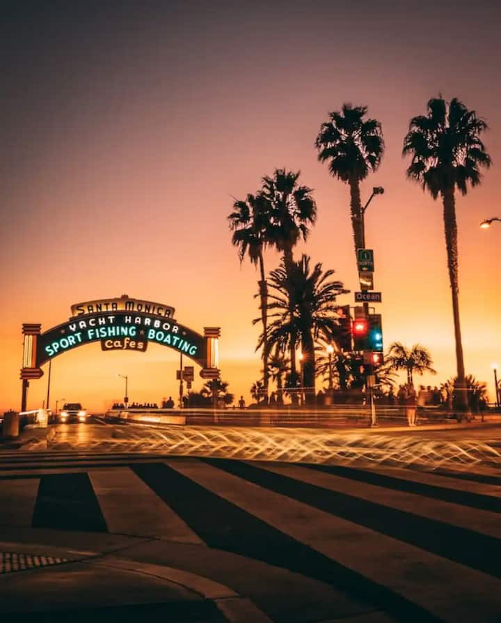 Beachside | 1 Bed & Bath | Santa Monica I Parking - Venice Beach, CA