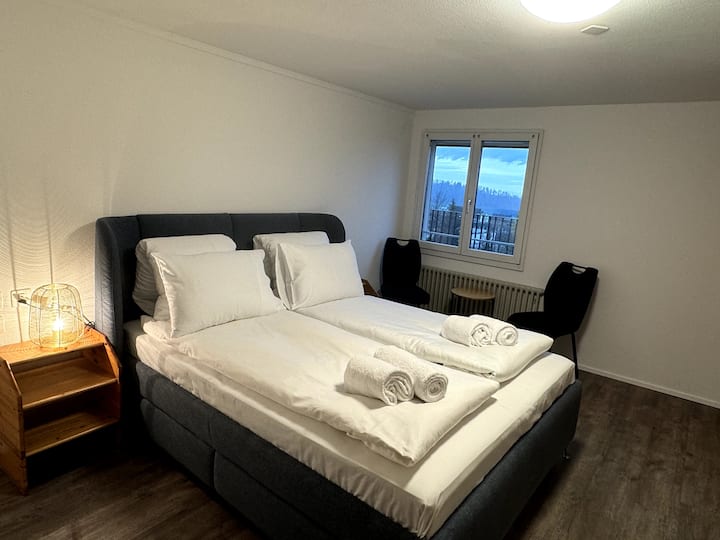 Room With Private Bathroom In Guest House - Sankt Anton