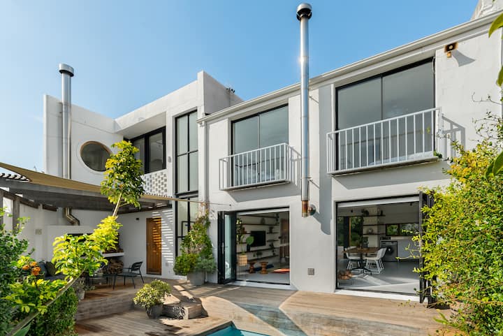 Modern Chic Mountain View Townhouse | Pool - Claremont
