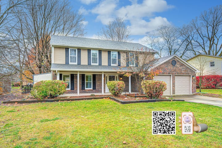 5* Misty Lake House - 2,200sf+ 5br! Dog Friendly - カーメル, IN