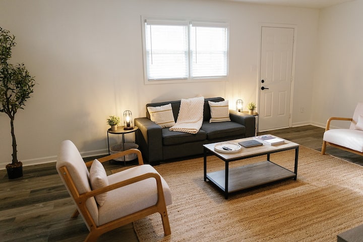 "Morning View 2" Cozy Modern Stay - College/hiking - Berea, KY