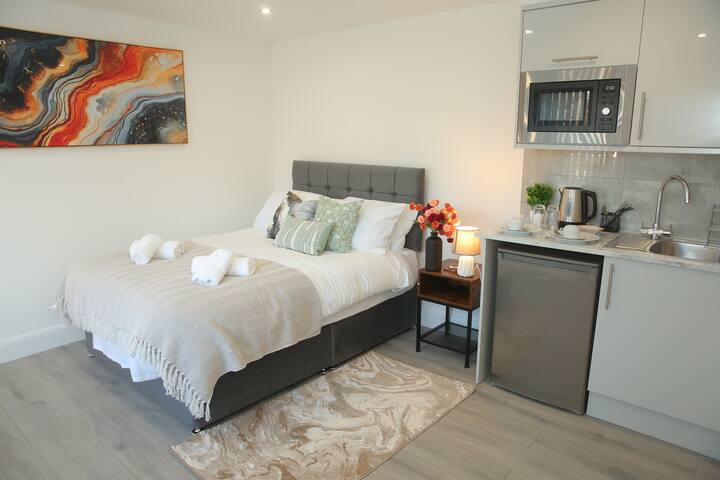 Ensuite Room – 4 Mins To Luton Airport - Luton