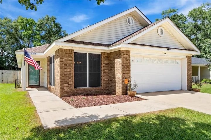 Coastal Stay In Mobile Bay - Big Creek Lake, AL