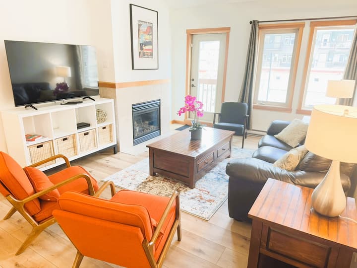 Cozy Canmore Condo - Pool/hottub/gym/bbq's - Canmore