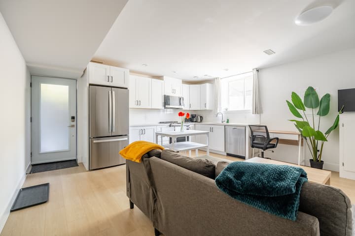 Peaceful 2 Bedroom Close To Transit / Beach / Dt - Toronto