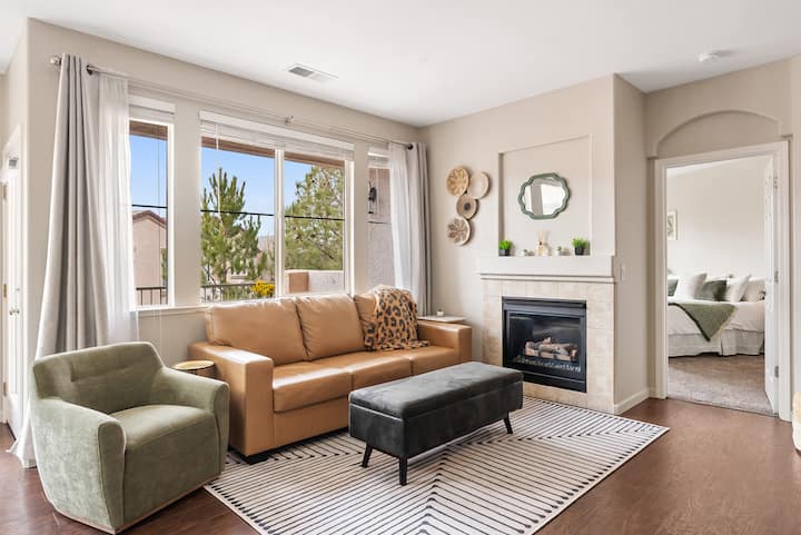 Quiet Upscale Condo W/ Private Garage - Sparks, NV