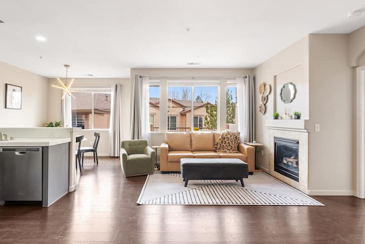 2 Bd 2 Bth Condo W/ Garage Close To Shopping - Sparks, NV