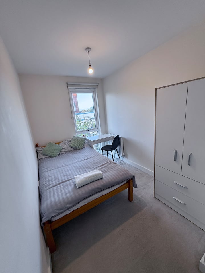 Snug Room Cozy *Retreat* - Edgware
