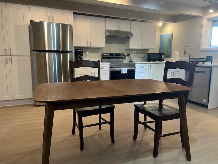 Ideal Location Near Downtown Bellevue 1br Suite - Bellevue, WA