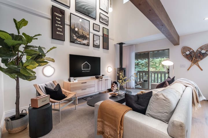 Stunningly Renovated | Private Garage | Pets - Whistler Blackcomb