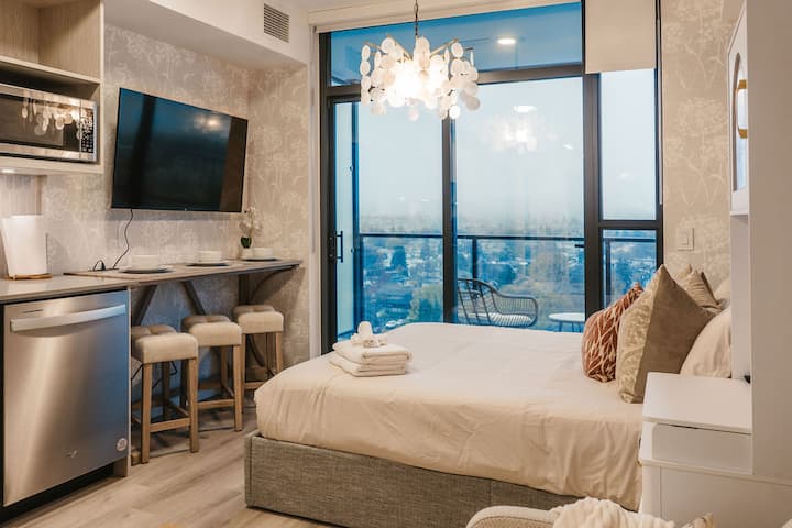 Dandelion Studio | Pet- Friendly - Kelowna