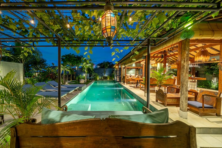 Private Villa Set In Lush Garden - Australia