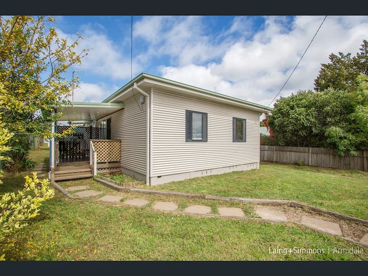 The Spot: Modern Comfort 2br Home W Yard & Parking - Armidale