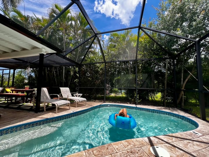 3 Miles From Beach And 5th! Heated Pool! Big Lanai - 那不勒斯