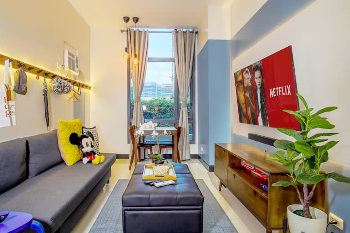 Vintage Mickey 1min Walk To Mall / 200mbps Wifi/ - Taguig