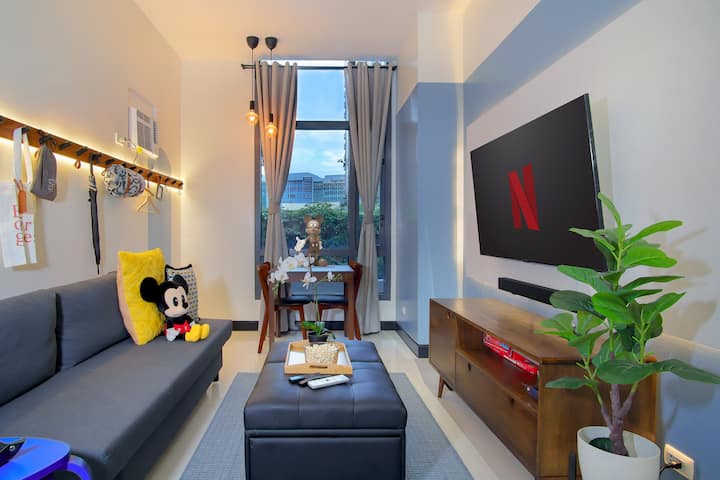 Vintage Mickey |1min Walk Mall |200mbps Wifi - Taguig