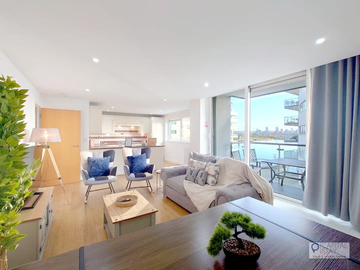 Two Bed Apartment With River View - Ilford