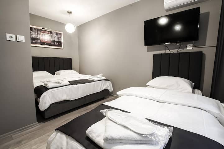Taksimde Meydana Yakın Otel Oda1 - Istanbul