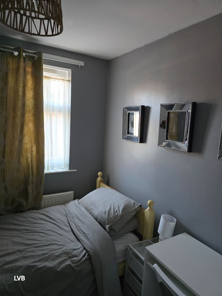 Cozy Single Room In An Eclectic And Friendly Home. - Leeds