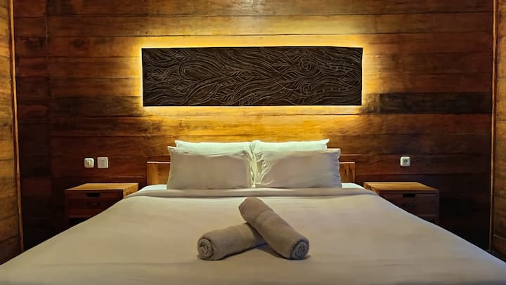 Deluxe Queen Bed Pool View - Gili Islands