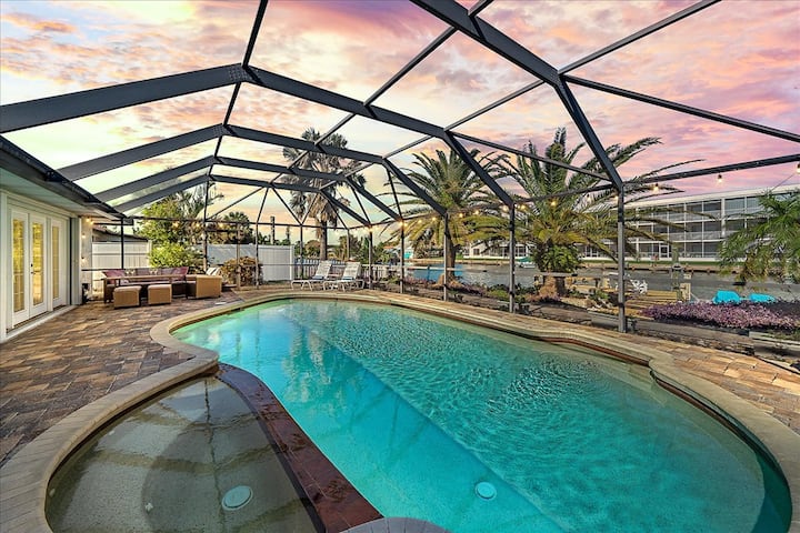 Waterfront-heated Pool-hottub-4bd-2ba - Cocoa Beach, FL
