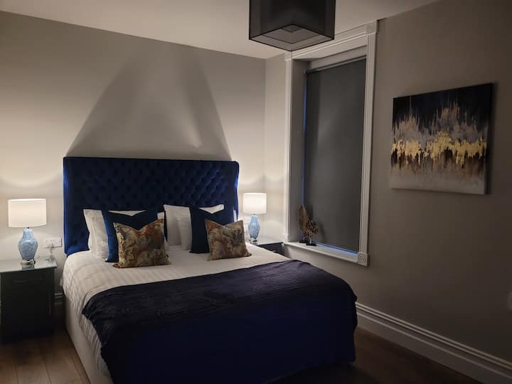 Delux Room No.1 - Rooms On The River @Johnsons Bar - Kildare
