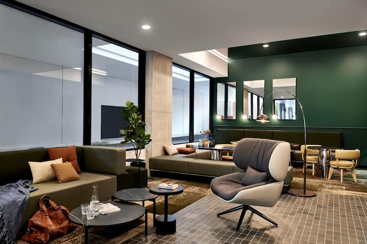 Great For Families And Groups! Adjoining Suites - Kensington