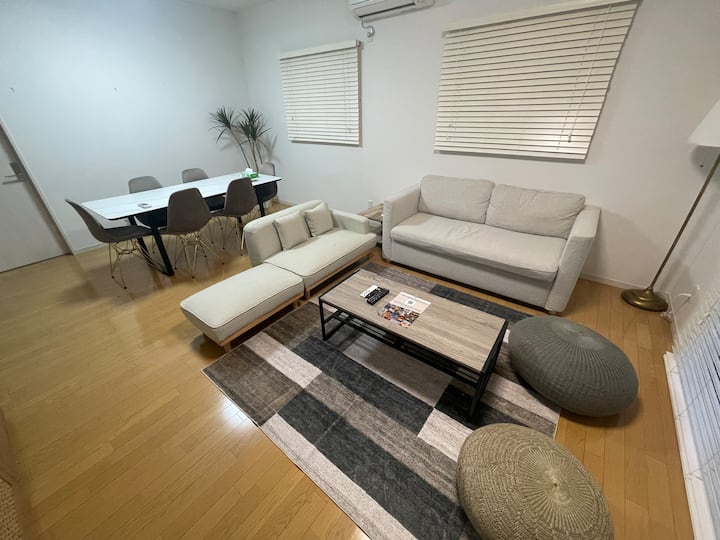 Accommodates Up To 12 Guests / Pet-friendly - Osaka