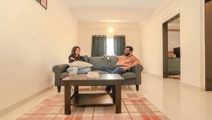 Family Friendly 2bhk Near Kharadi: Covered Parking - Pune