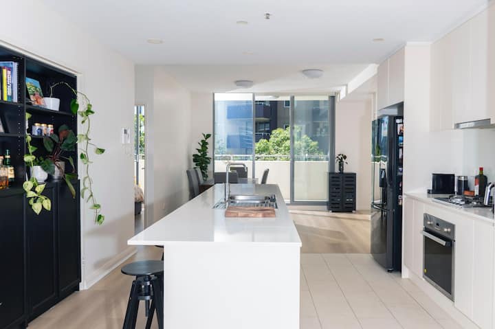 Modern, Comfy And Private - Carlton