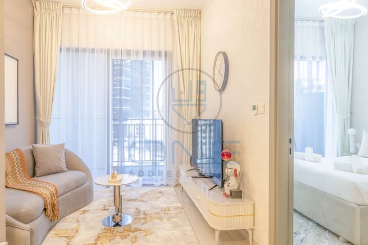 Chic & Bright Apartment - Zada Tower, Business Bay - Dubái